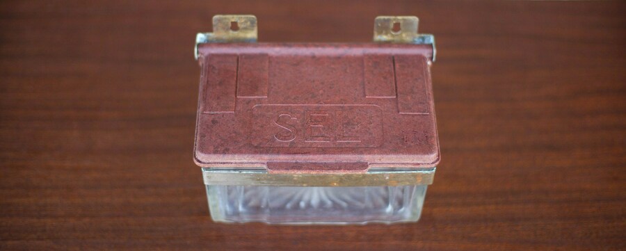 Art Deco Glass And Bakelite Kitchen Food Wall Boxsal Box, 40's | Vinterior