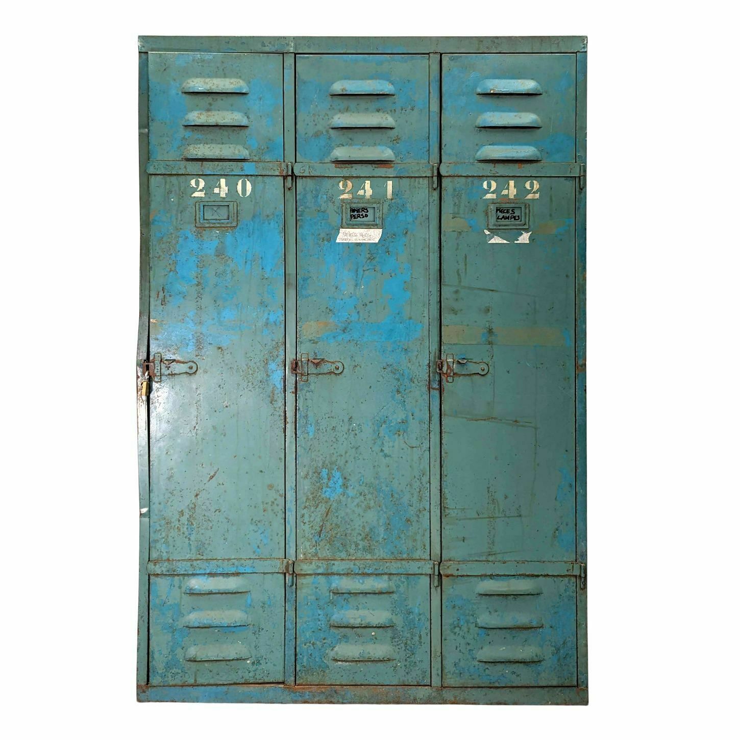 Triple Renault Factory Locker Room | Vinterior