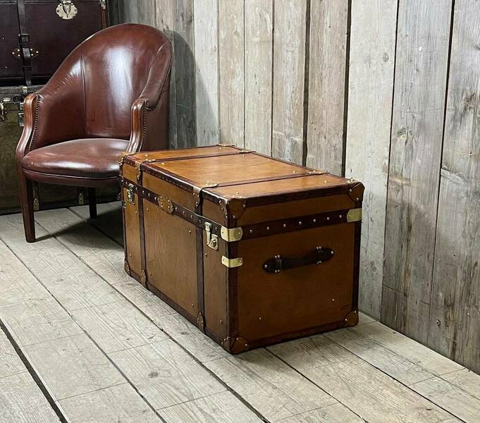 Luxury English Handmade Tan Leather Dark Trimmed Coffee Table Bed End ...