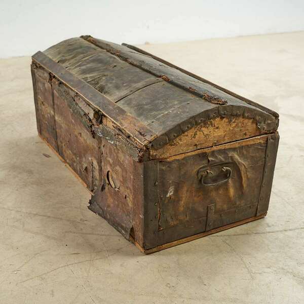 Antique Leather Covered Trunk, 1800s | Vinterior