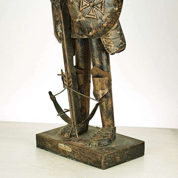 Medieval Soldier In Vintage Metal | Vinterior