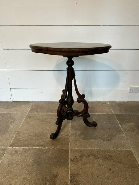A Walnut Table, 1800s, Antique | Vinterior