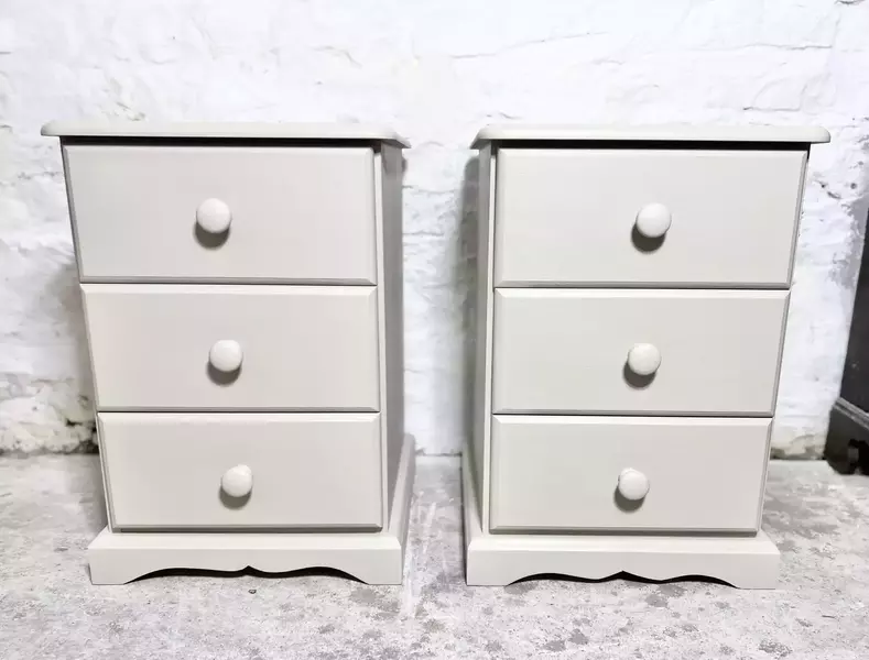 Quality Pair Solid Wood Bedside Tables In Neutral Ivory Stone | Vinterior