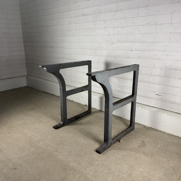 Pair Of Antique Cast Iron Bench Legs | Vinterior