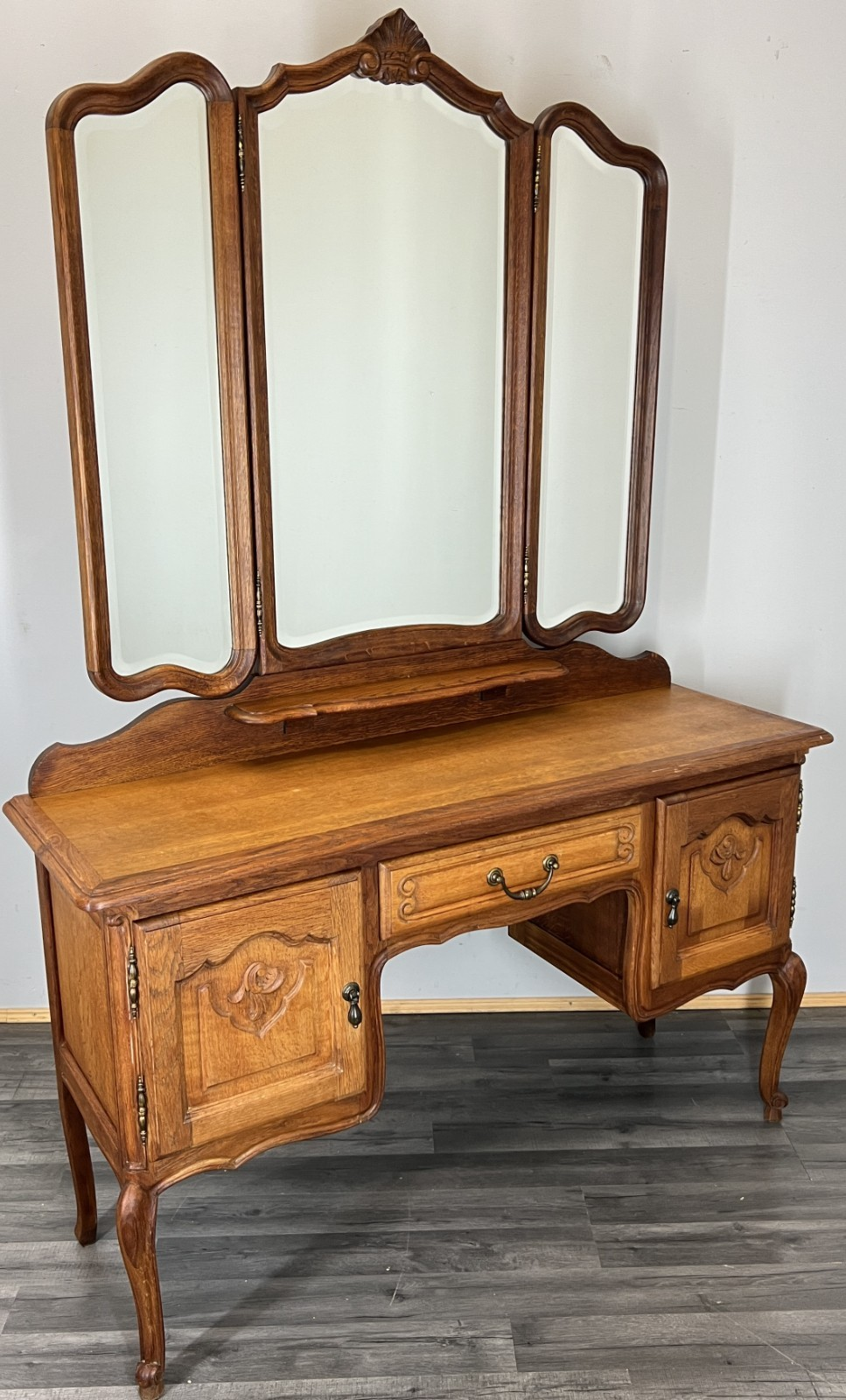 antique oak dressing table