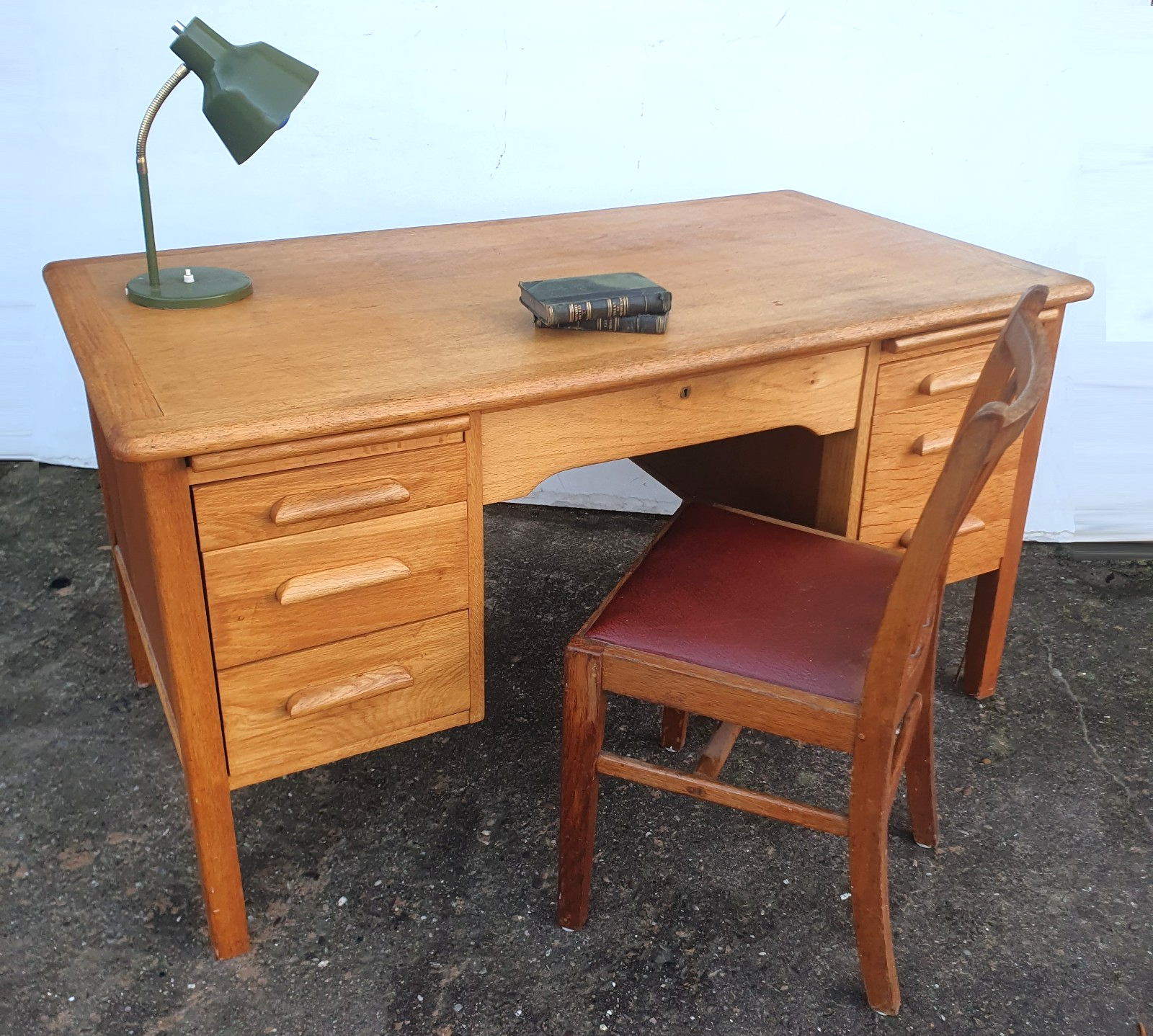abbess desk