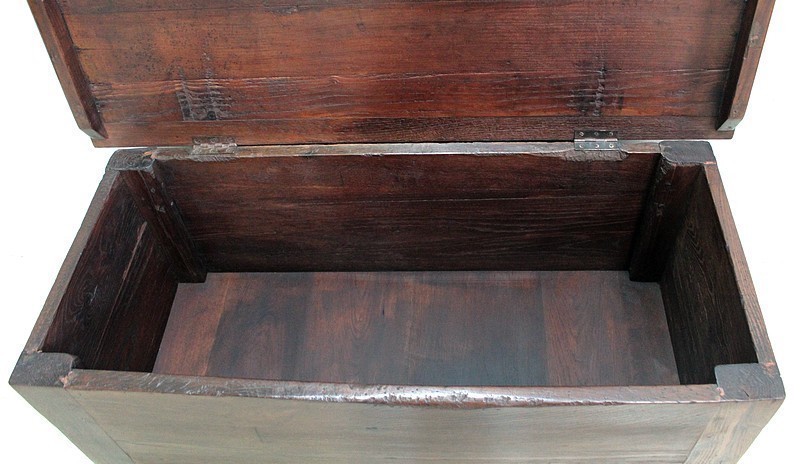 19th Century French Vintage Brown Chestnut Storage Trunk | Vinterior