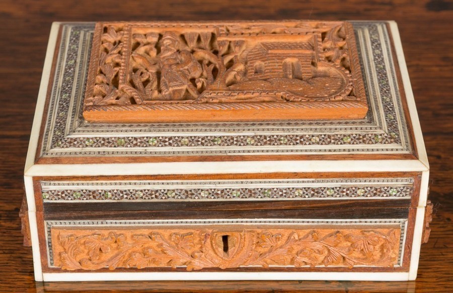 19th Century Indian Vintage Beige Ivory Storage Box | Vinterior