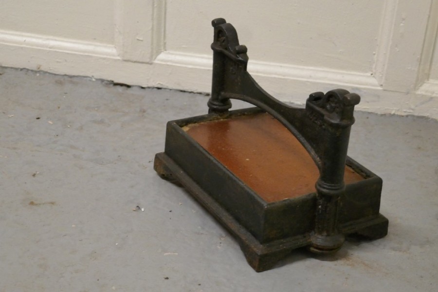 Accessories | Heavy Cast Iron And Brick Boot Scraper, Grey | Vinterior