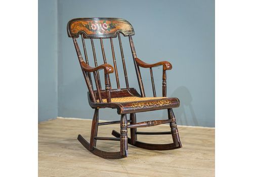 Charming and Rustic Vintage Rocking Chairs | Vinterior