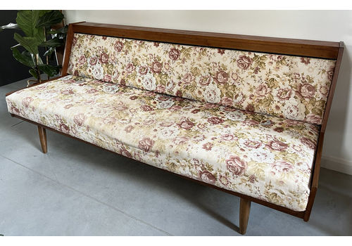 Retro Sofa Bed | Retro Style 1960s 1970s Sofa Beds for Sale UK | Vinterior