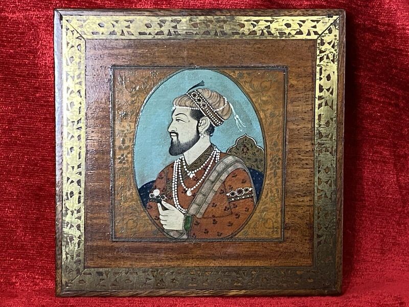 Victorian Cigarette Box With Decorative Brass Folate Inlay & Sultan ...